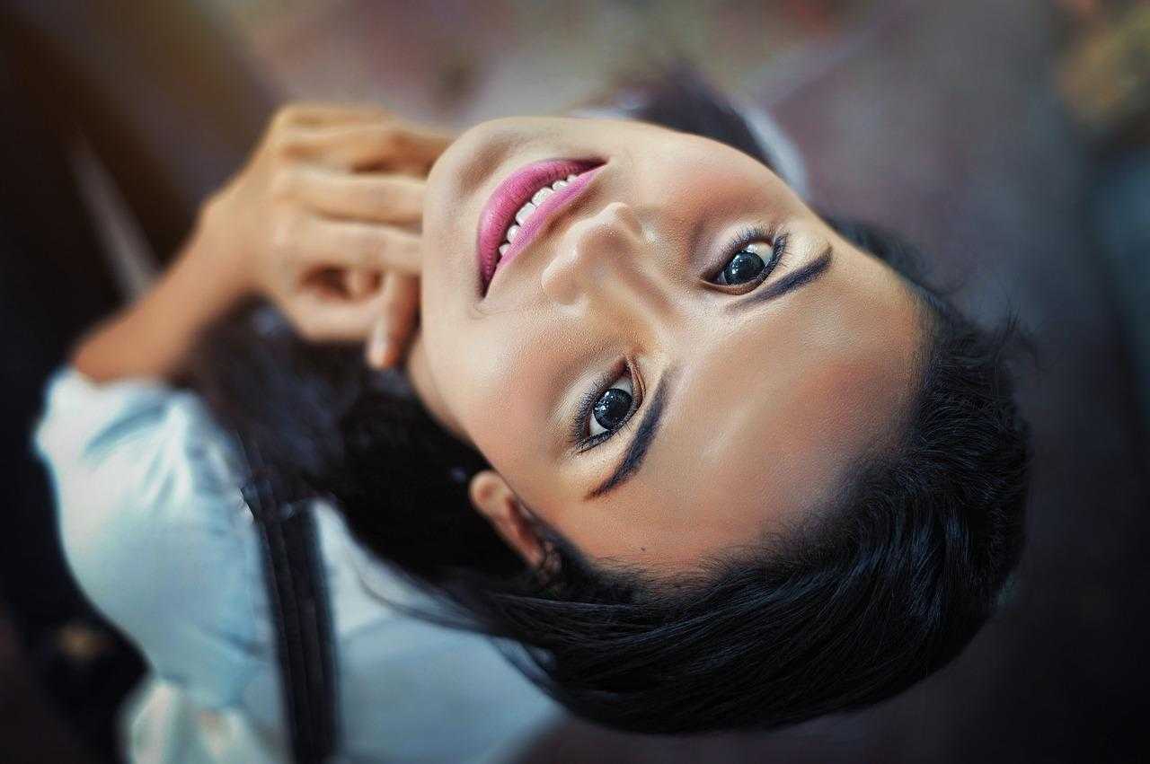 → Legenda para Foto Sorrindo -【100 FRASES PARA FOTOS】